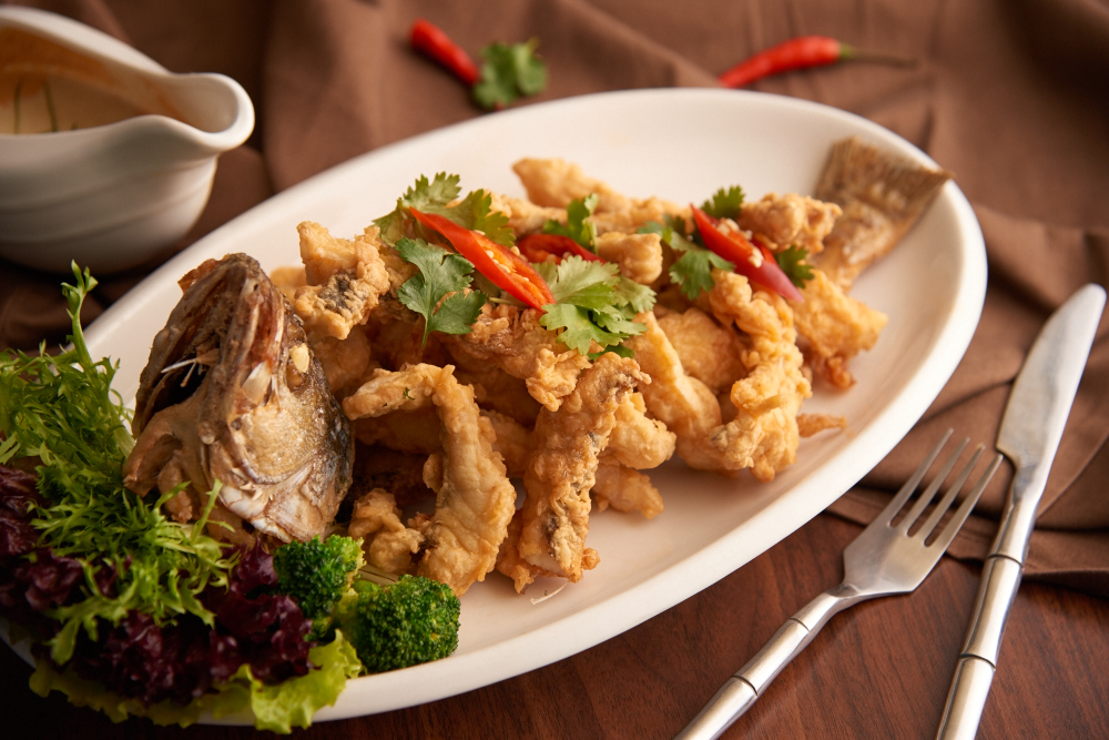 Pla Tod Gaeng-Fried Fish with Curry - Urban Thai